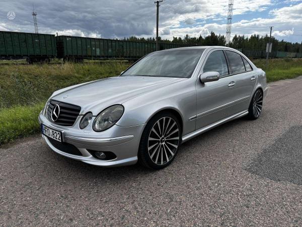 Серый Мерседес Е 400 2004 в Утена, объемом двигателя 3.99 л и пробегом 261 тыс. км за 5900 €, фото 1 на AUTOMOTO.COM.LV
