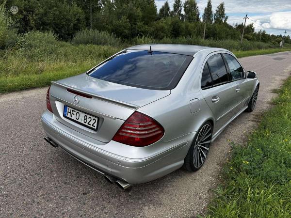 Серый Мерседес Е 400 2004 в Утена, объемом двигателя 3.99 л и пробегом 261 тыс. км за 5900 €, фото 3 на AUTOMOTO.COM.LV