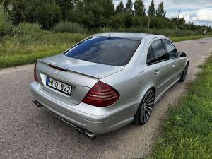 Серый Мерседес Е 400 2004 в Утена, объемом двигателя 3.99 л и пробегом 261 тыс. км за 5900 €, фото 3 на AUTOMOTO.COM.LV
