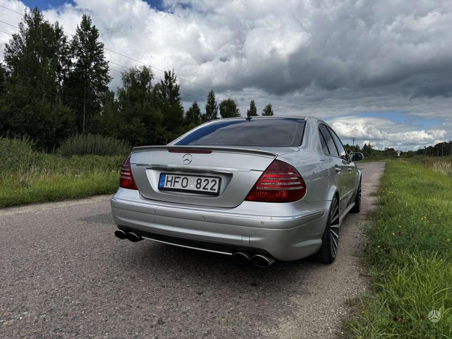 Серый Мерседес Е 400 2004 в Утена, объемом двигателя 3.99 л и пробегом 261 тыс. км за 5900 €, фото 6 на AUTOMOTO.COM.LV