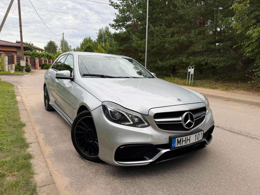 Серый Мерседес Е 400 2016 в Вильнюс, объемом двигателя 3.50 л и пробегом 283 тыс. км за 13450 €, фото 5 на AUTOMOTO.COM.LV