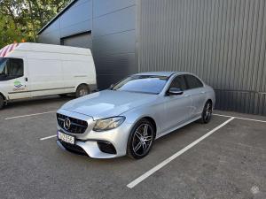 Pelēks Mercedes-Benz E 400 2017 Kauņa, ar dzinēja tilpumu 3.50 L un nobraukumu 255 tūkst. km par 11900 €, foto  vietnē AUTOMOTO.COM.LV