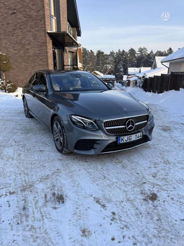 Pelēks Mercedes-Benz E 400 2018 Viļņa, ar dzinēja tilpumu 2.93 L un nobraukumu 84 tūkst. km par 37500 €, foto 3 vietnē AUTOMOTO.COM.LV