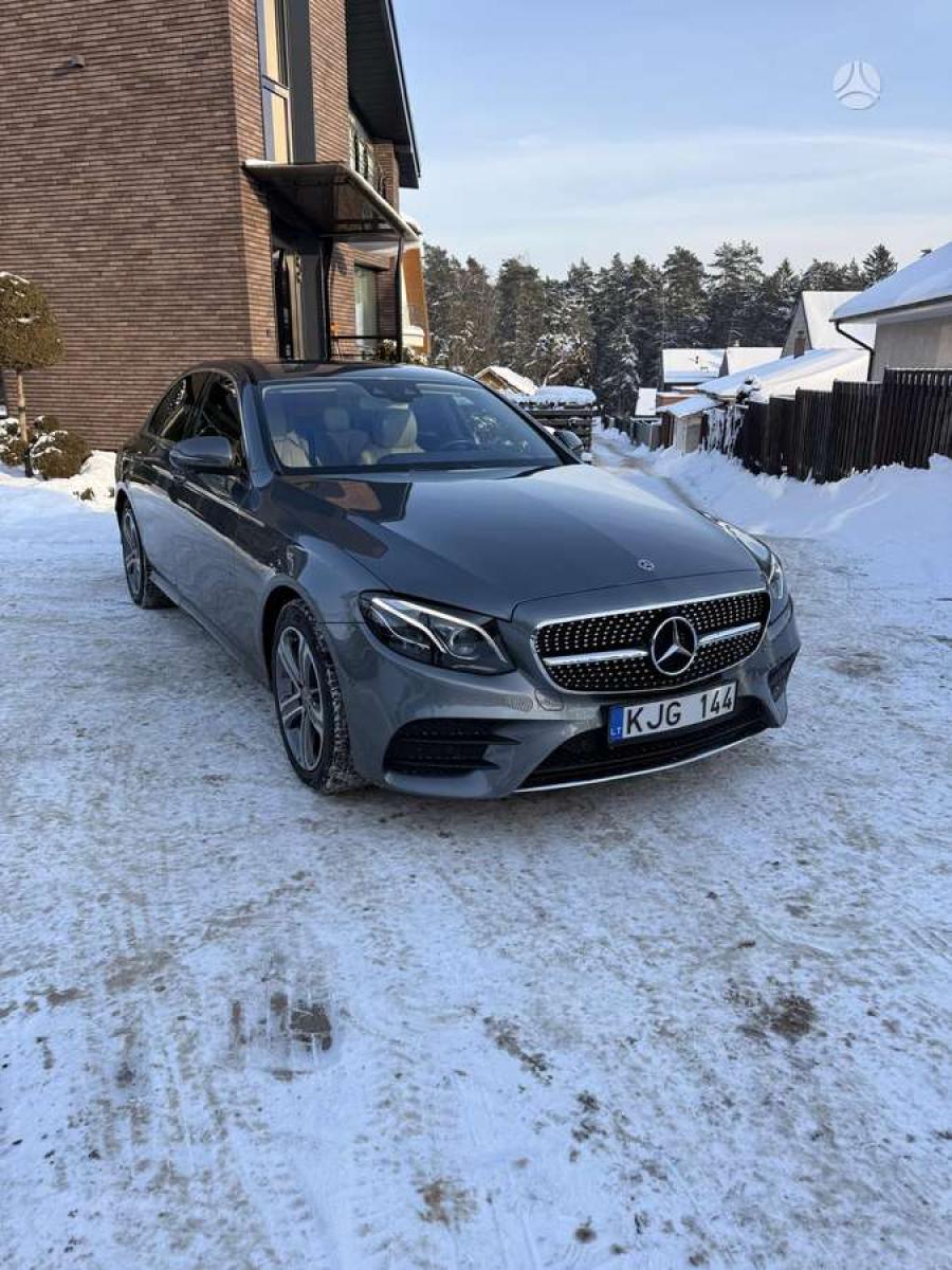 Grey Mercedes-Benz E 400 2018 in Vilnius, with an engine capacity of 2.93 L and mileage of 84 thousand km for 37500 €, photo 3 on AUTOMOTO.COM.LV