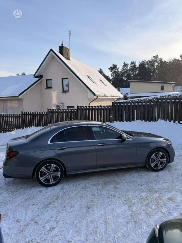 Pelēks Mercedes-Benz E 400 2018 Viļņa, ar dzinēja tilpumu 2.93 L un nobraukumu 84 tūkst. km par 37500 €, foto 4 vietnē AUTOMOTO.COM.LV