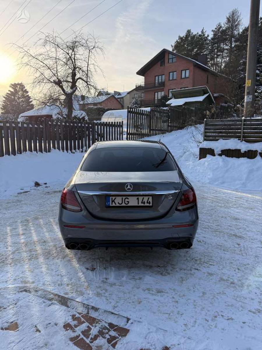 Grey Mercedes-Benz E 400 2018 in Vilnius, with an engine capacity of 2.93 L and mileage of 84 thousand km for 37500 €, photo 6 on AUTOMOTO.COM.LV