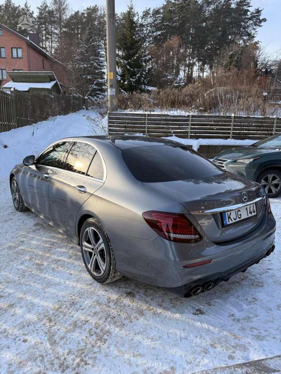 Grey Mercedes-Benz E 400 2018 in Vilnius, with an engine capacity of 2.93 L and mileage of 84 thousand km for 37500 €, photo 7 on AUTOMOTO.COM.LV