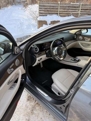 Grey Mercedes-Benz E 400 2018 in Vilnius, with an engine capacity of 2.93 L and mileage of 84 thousand km for 37500 €, photo 12 on AUTOMOTO.COM.LV