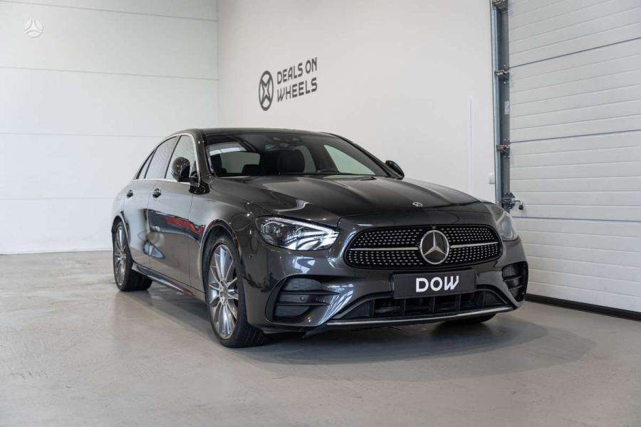Grey Mercedes-Benz E 400 2021 in Vilnius, with an engine capacity of 2.93 L and mileage of 105 thousand km for 41900 €, photo 1 on AUTOMOTO.COM.LV