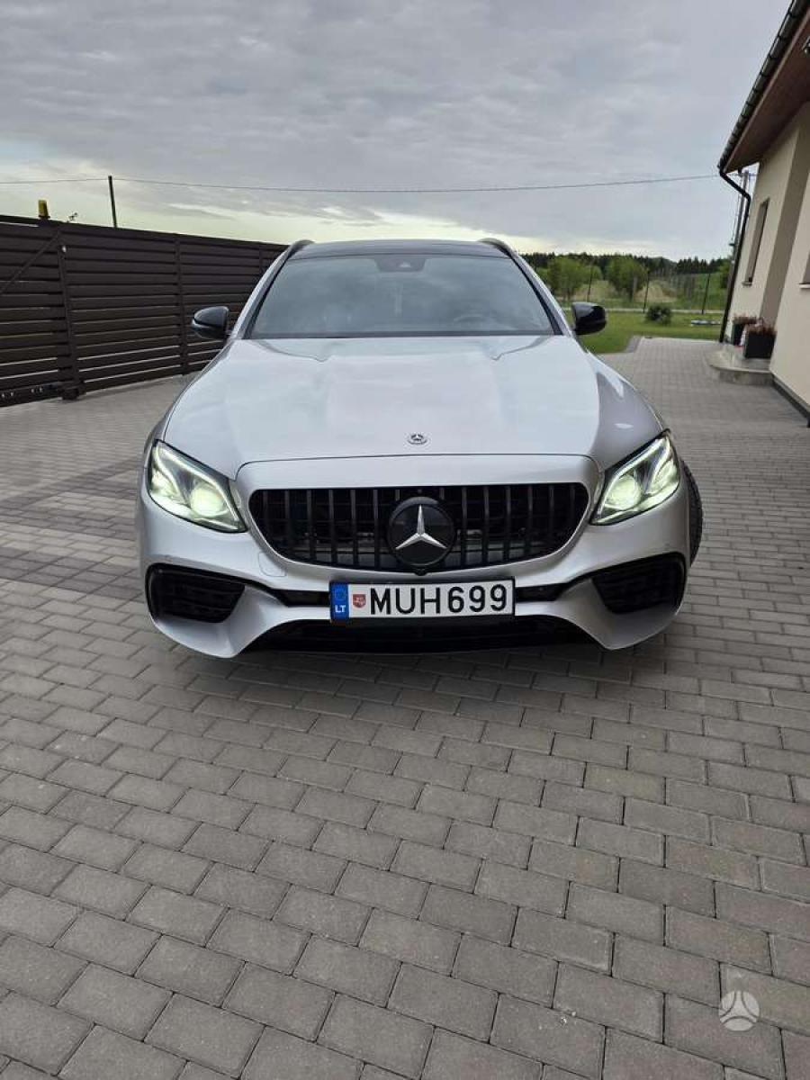 Pelēks Mercedes-Benz E 400 2017 Kretinga, ar dzinēja tilpumu 3.00 L un nobraukumu 104 tūkst. km par 31999 €, foto 3 vietnē AUTOMOTO.COM.LV