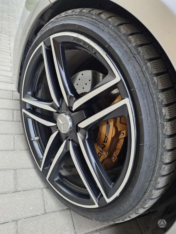 Grey Mercedes-Benz E 400 2017 in Kretinga, with an engine capacity of 3.00 L and mileage of 104 thousand km for 31999 €, photo 7 on AUTOMOTO.COM.LV