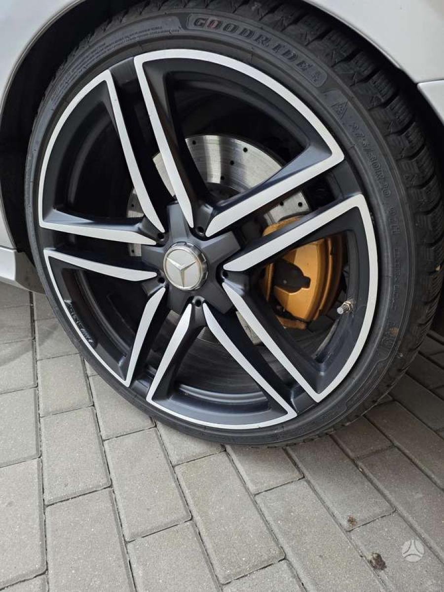 Pelēks Mercedes-Benz E 400 2017 Kretinga, ar dzinēja tilpumu 3.00 L un nobraukumu 104 tūkst. km par 31999 €, foto 9 vietnē AUTOMOTO.COM.LV