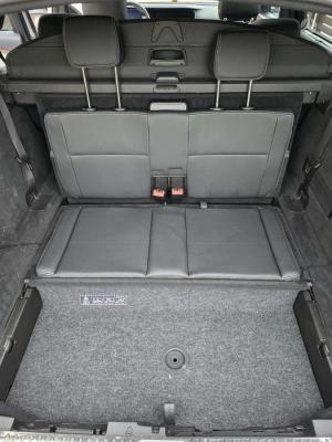 Pelēks Mercedes-Benz E 400 2017 Kretinga, ar dzinēja tilpumu 3.00 L un nobraukumu 104 tūkst. km par 31999 €, foto 12 vietnē AUTOMOTO.COM.LV
