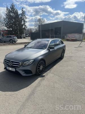 Grey Mercedes-Benz E 400 2018 in Riga, with an engine capacity of 3.50 L and mileage of 260 thousand km for 25500 €, photo  on AUTOMOTO.COM.LV