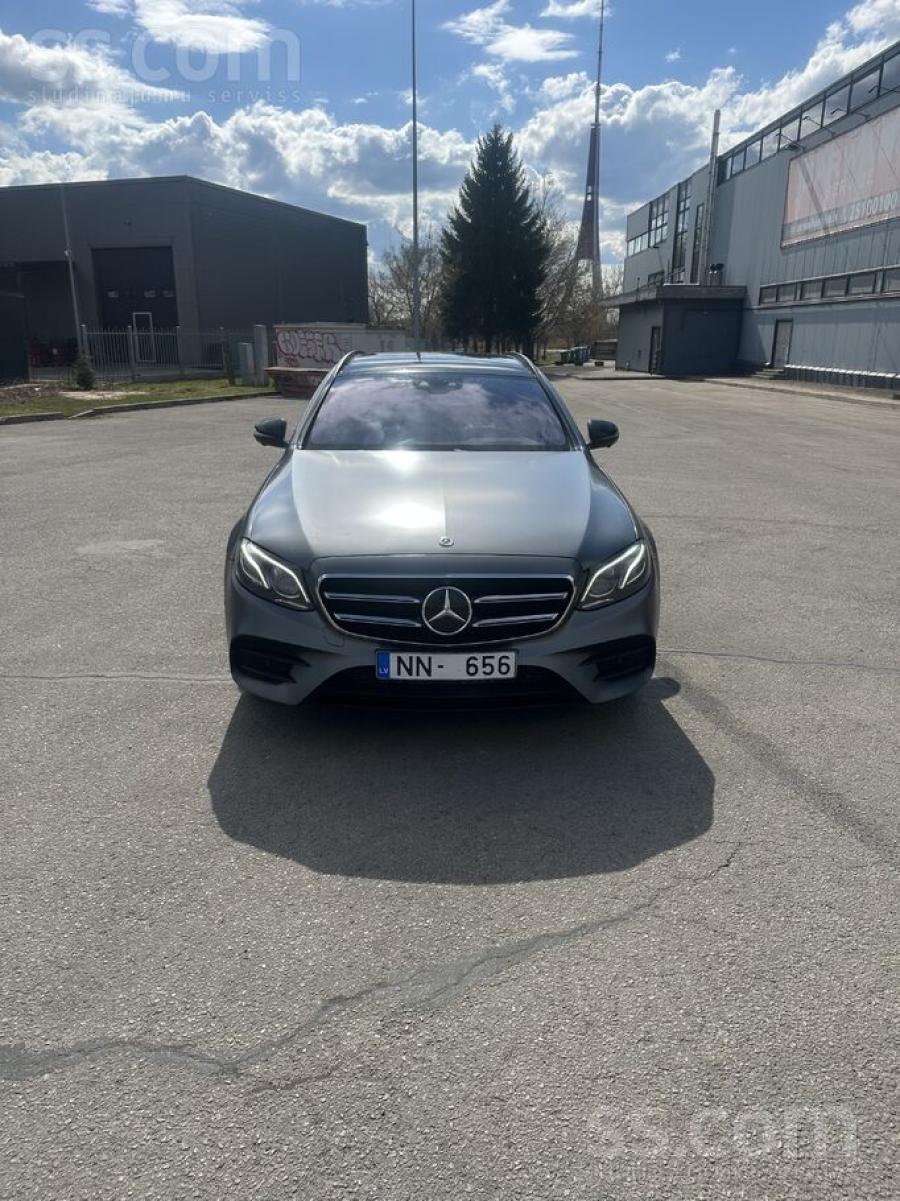 Grey Mercedes-Benz E 400 2018 in Riga, with an engine capacity of 3.50 L and mileage of 260 thousand km for 25500 €, photo 9 on AUTOMOTO.COM.LV