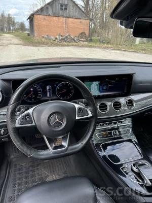Grey Mercedes-Benz E 400 2018 in Riga, with an engine capacity of 3.50 L and mileage of 260 thousand km for 25500 €, photo 10 on AUTOMOTO.COM.LV