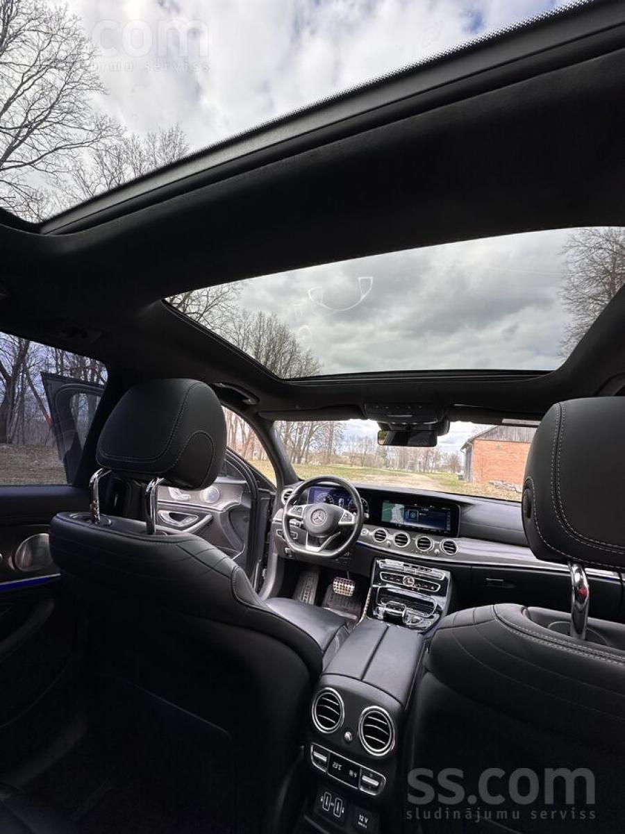 Grey Mercedes-Benz E 400 2018 in Riga, with an engine capacity of 3.50 L and mileage of 260 thousand km for 25500 €, photo 11 on AUTOMOTO.COM.LV