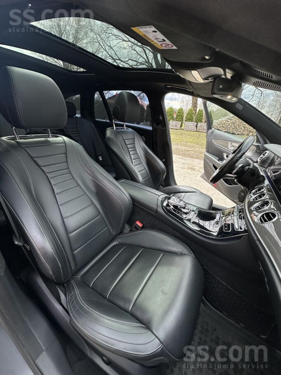 Grey Mercedes-Benz E 400 2018 in Riga, with an engine capacity of 3.50 L and mileage of 260 thousand km for 25500 €, photo 12 on AUTOMOTO.COM.LV