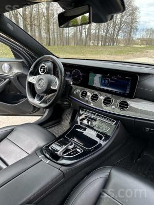 Grey Mercedes-Benz E 400 2018 in Riga, with an engine capacity of 3.50 L and mileage of 260 thousand km for 25500 €, photo 15 on AUTOMOTO.COM.LV