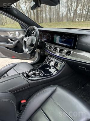 Grey Mercedes-Benz E 400 2018 in Riga, with an engine capacity of 3.50 L and mileage of 260 thousand km for 25500 €, photo 16 on AUTOMOTO.COM.LV