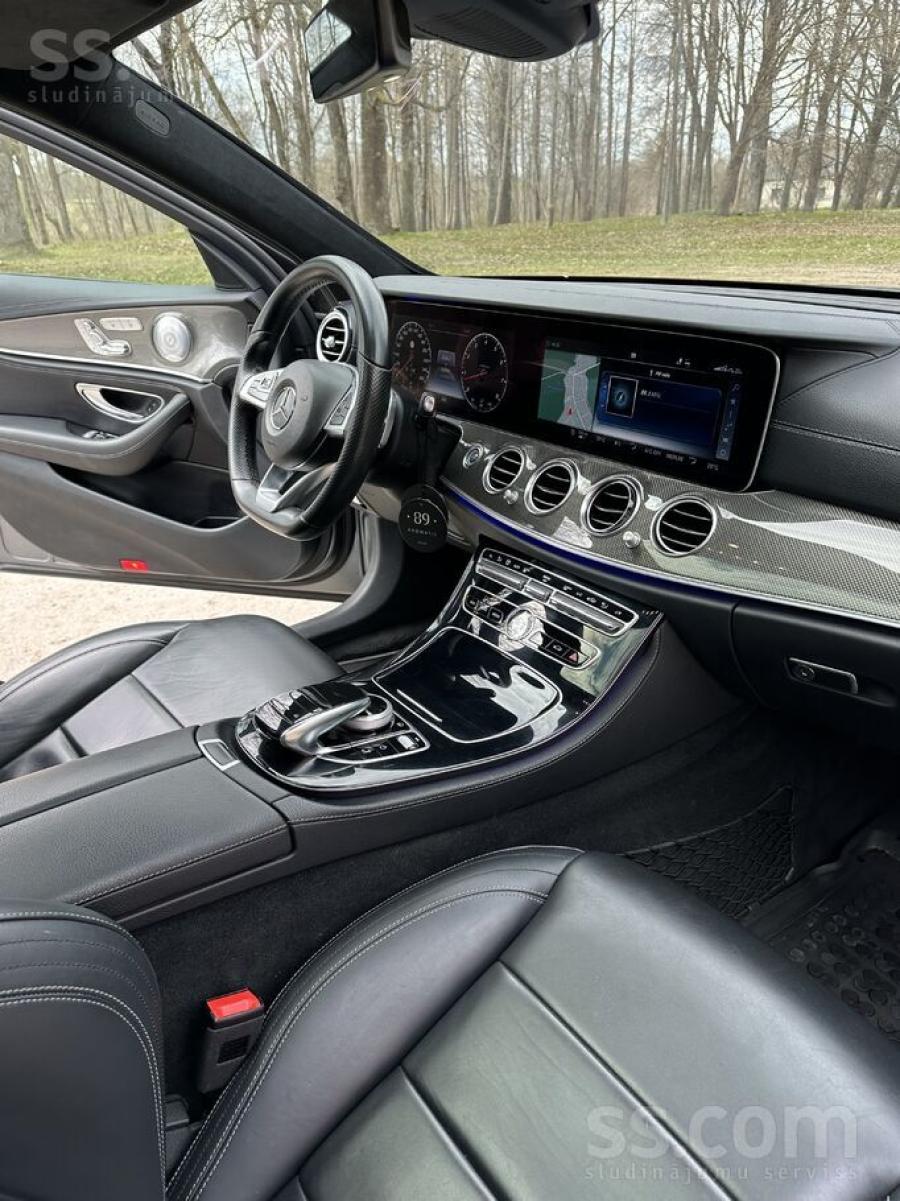 Grey Mercedes-Benz E 400 2018 in Riga, with an engine capacity of 3.50 L and mileage of 260 thousand km for 25500 €, photo 16 on AUTOMOTO.COM.LV