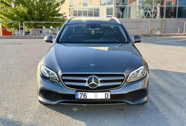 Grey Mercedes-Benz E 400 2018 in Taurage, with an engine capacity of 3.50 L and mileage of 132 thousand km for 26500 €, photo 2 on AUTOMOTO.COM.LV