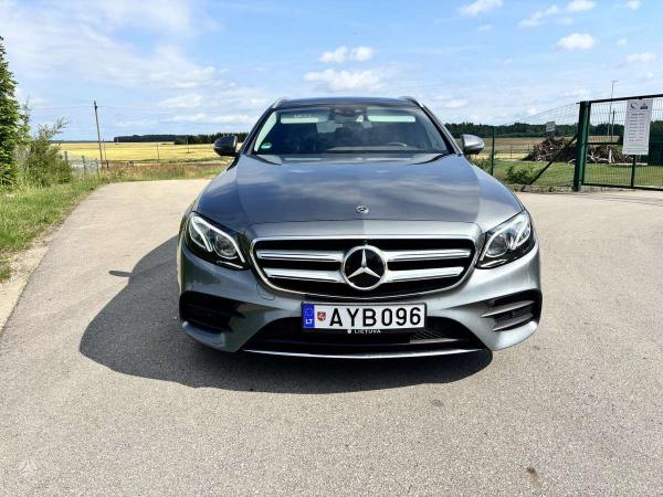 Grey Mercedes-Benz E 400 2018 in Kaunas, with an engine capacity of 3.00 L and mileage of 265 thousand km for 24999 €, photo 6 on AUTOMOTO.COM.LV