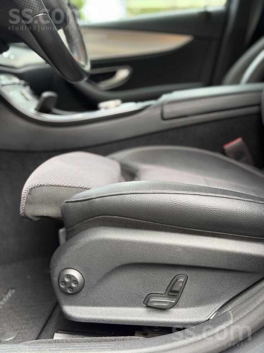 Pelēks Mercedes-Benz E 400 2018 Jūrmala, ar dzinēja tilpumu 3.50 L un nobraukumu 264 tūkst. km par 24950 €, foto 13 vietnē AUTOMOTO.COM.LV