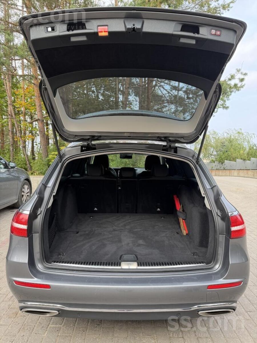 Pelēks Mercedes-Benz E 400 2018 Jūrmala, ar dzinēja tilpumu 3.50 L un nobraukumu 264 tūkst. km par 24950 €, foto 17 vietnē AUTOMOTO.COM.LV
