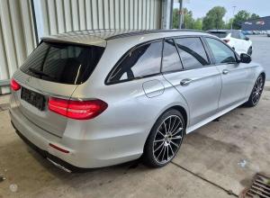 Pelēks Mercedes-Benz E 400 2019 Klaipėda, ar dzinēja tilpumu 2.93 L un nobraukumu 148 tūkst. km par 10300 €, foto  vietnē AUTOMOTO.COM.LV