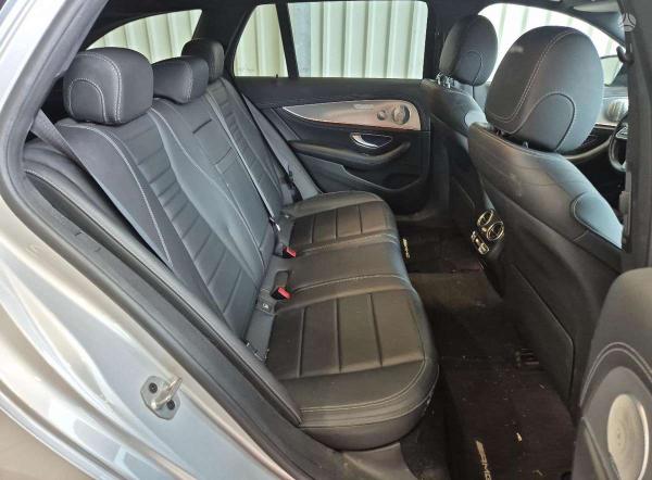 Pelēks Mercedes-Benz E 400 2019 Klaipėda, ar dzinēja tilpumu 2.93 L un nobraukumu 148 tūkst. km par 10300 €, foto 7 vietnē AUTOMOTO.COM.LV