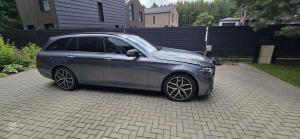 Grey Mercedes-Benz E 400 2021 in Vilnius, with an engine capacity of 3.00 L and mileage of 184 thousand km for 25800 €, photo 6 on AUTOMOTO.COM.LV