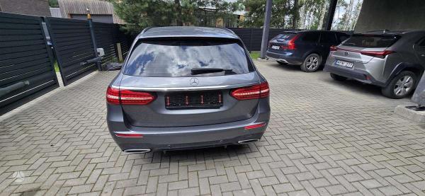 Grey Mercedes-Benz E 400 2021 in Vilnius, with an engine capacity of 3.00 L and mileage of 184 thousand km for 25800 €, photo 7 on AUTOMOTO.COM.LV