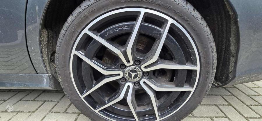 Grey Mercedes-Benz E 400 2021 in Vilnius, with an engine capacity of 3.00 L and mileage of 184 thousand km for 25800 €, photo 17 on AUTOMOTO.COM.LV
