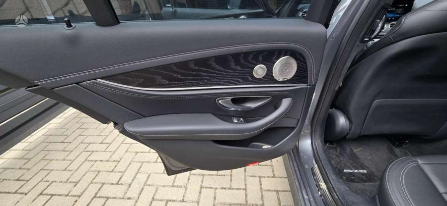 Grey Mercedes-Benz E 400 2021 in Vilnius, with an engine capacity of 3.00 L and mileage of 184 thousand km for 25800 €, photo 27 on AUTOMOTO.COM.LV