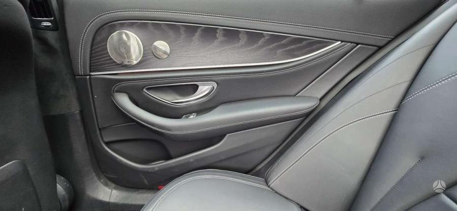 Grey Mercedes-Benz E 400 2021 in Vilnius, with an engine capacity of 3.00 L and mileage of 184 thousand km for 25800 €, photo 28 on AUTOMOTO.COM.LV