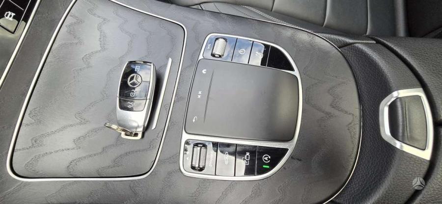 Grey Mercedes-Benz E 400 2021 in Vilnius, with an engine capacity of 3.00 L and mileage of 184 thousand km for 25800 €, photo 32 on AUTOMOTO.COM.LV