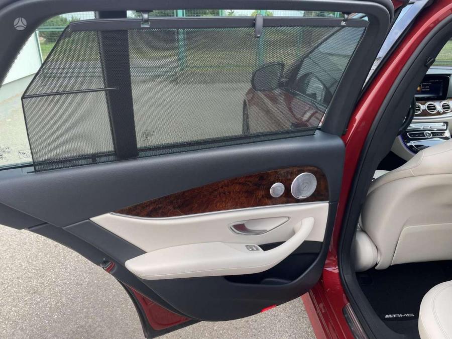 Oranžs Mercedes-Benz E 400 2017 Kauņa, ar dzinēja tilpumu 3.50 L un nobraukumu 86 tūkst. km par 25500 €, foto 16 vietnē AUTOMOTO.COM.LV