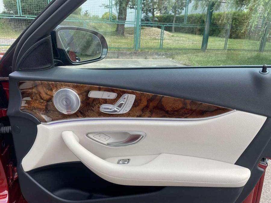 Oranžs Mercedes-Benz E 400 2017 Kauņa, ar dzinēja tilpumu 3.50 L un nobraukumu 86 tūkst. km par 25500 €, foto 17 vietnē AUTOMOTO.COM.LV