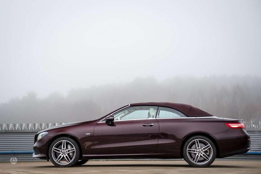 Red Mercedes-Benz E 400 2018 in Vilnius, with an engine capacity of 0.00 L and mileage of 40 thousand km for 35000 €, photo 5 on AUTOMOTO.COM.LV
