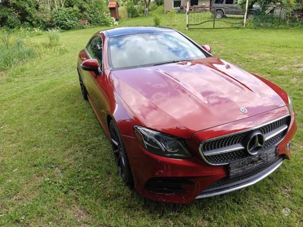 Sarkans Mercedes-Benz E 400 2018 Šauļi, ar dzinēja tilpumu 3.00 L un nobraukumu 171 tūkst. km par 22500 €, foto 1 vietnē AUTOMOTO.COM.LV