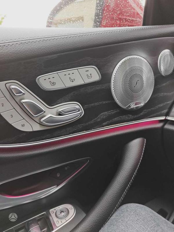 Sarkans Mercedes-Benz E 400 2018 Šauļi, ar dzinēja tilpumu 3.00 L un nobraukumu 171 tūkst. km par 22500 €, foto 10 vietnē AUTOMOTO.COM.LV
