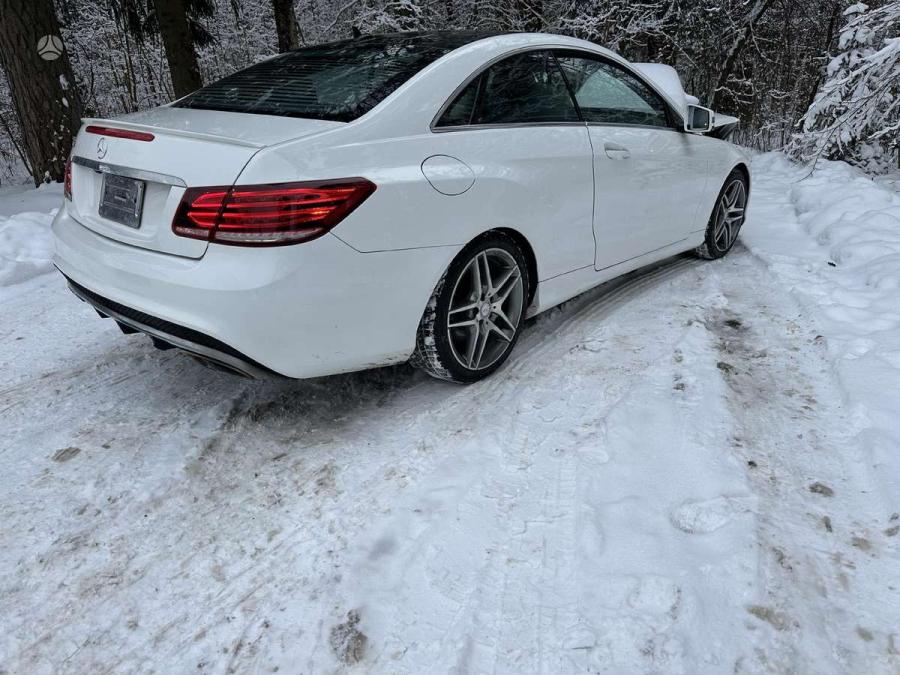 Balts Mercedes-Benz E 400 2016 Viļņa, ar dzinēja tilpumu 3.00 L un nobraukumu 100 tūkst. km par 8100 €, foto 8 vietnē AUTOMOTO.COM.LV