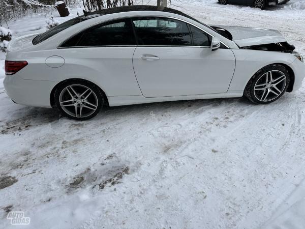 White Mercedes-Benz E 400 2016 in Vilnius, with an engine capacity of 3.00 L and mileage of 10 thousand km for 8100 €, photo 5 on AUTOMOTO.COM.LV