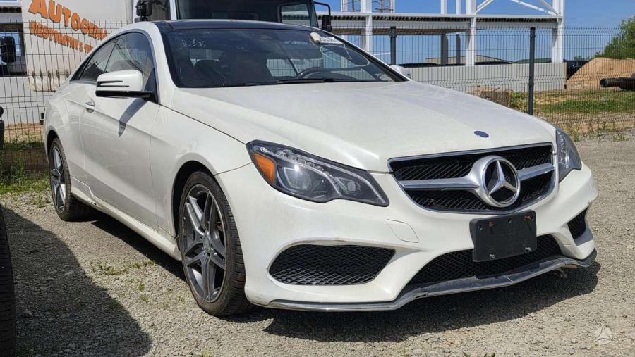 Balts Mercedes-Benz E 400 2016 Šauļi, ar dzinēja tilpumu 3.00 L un nobraukumu 240 tūkst. km par 9999 €, foto 1 vietnē AUTOMOTO.COM.LV