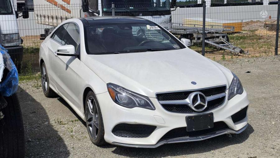 Balts Mercedes-Benz E 400 2016 Šauļi, ar dzinēja tilpumu 3.00 L un nobraukumu 240 tūkst. km par 9999 €, foto 6 vietnē AUTOMOTO.COM.LV
