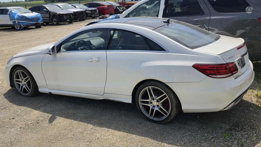 Balts Mercedes-Benz E 400 2016 Šauļi, ar dzinēja tilpumu 3.00 L un nobraukumu 240 tūkst. km par 9999 €, foto 12 vietnē AUTOMOTO.COM.LV