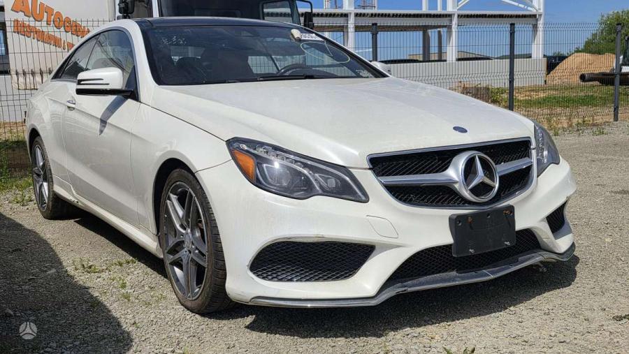 Balts Mercedes-Benz E 400 2016 Šauļi, ar dzinēja tilpumu 3.00 L un nobraukumu 240 tūkst. km par 9999 €, foto 18 vietnē AUTOMOTO.COM.LV