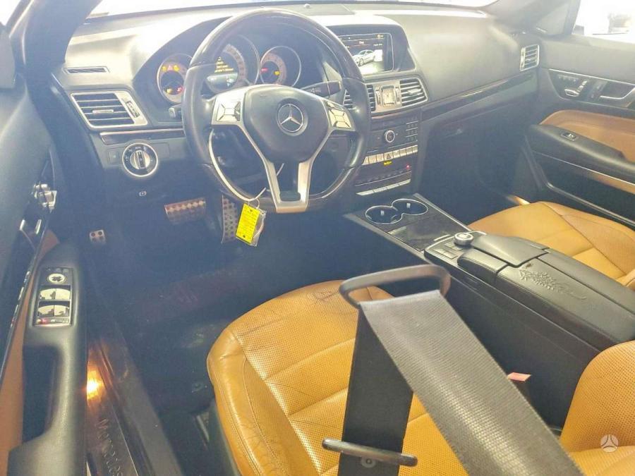 Balts Mercedes-Benz E 400 2016 Šauļi, ar dzinēja tilpumu 3.00 L un nobraukumu 240 tūkst. km par 9999 €, foto 21 vietnē AUTOMOTO.COM.LV