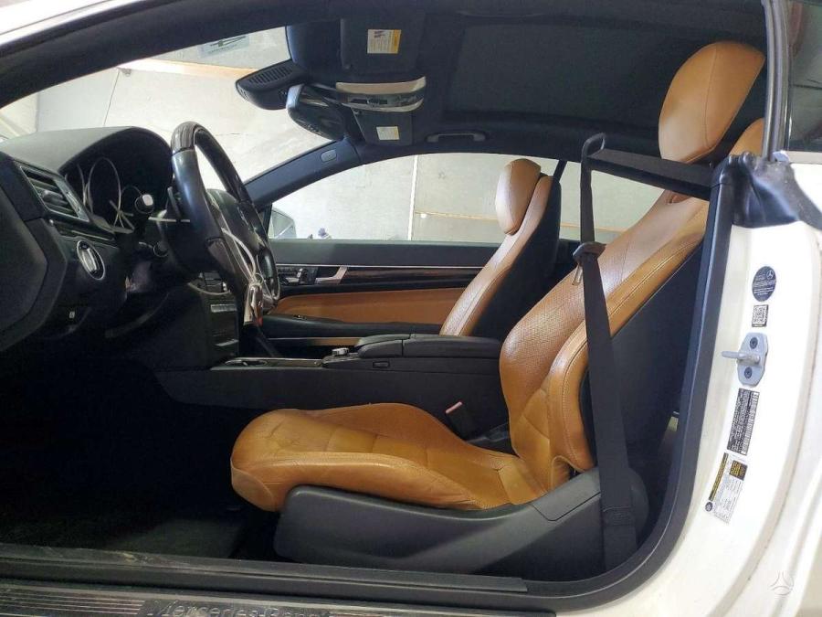 Balts Mercedes-Benz E 400 2016 Šauļi, ar dzinēja tilpumu 3.00 L un nobraukumu 240 tūkst. km par 9999 €, foto 22 vietnē AUTOMOTO.COM.LV